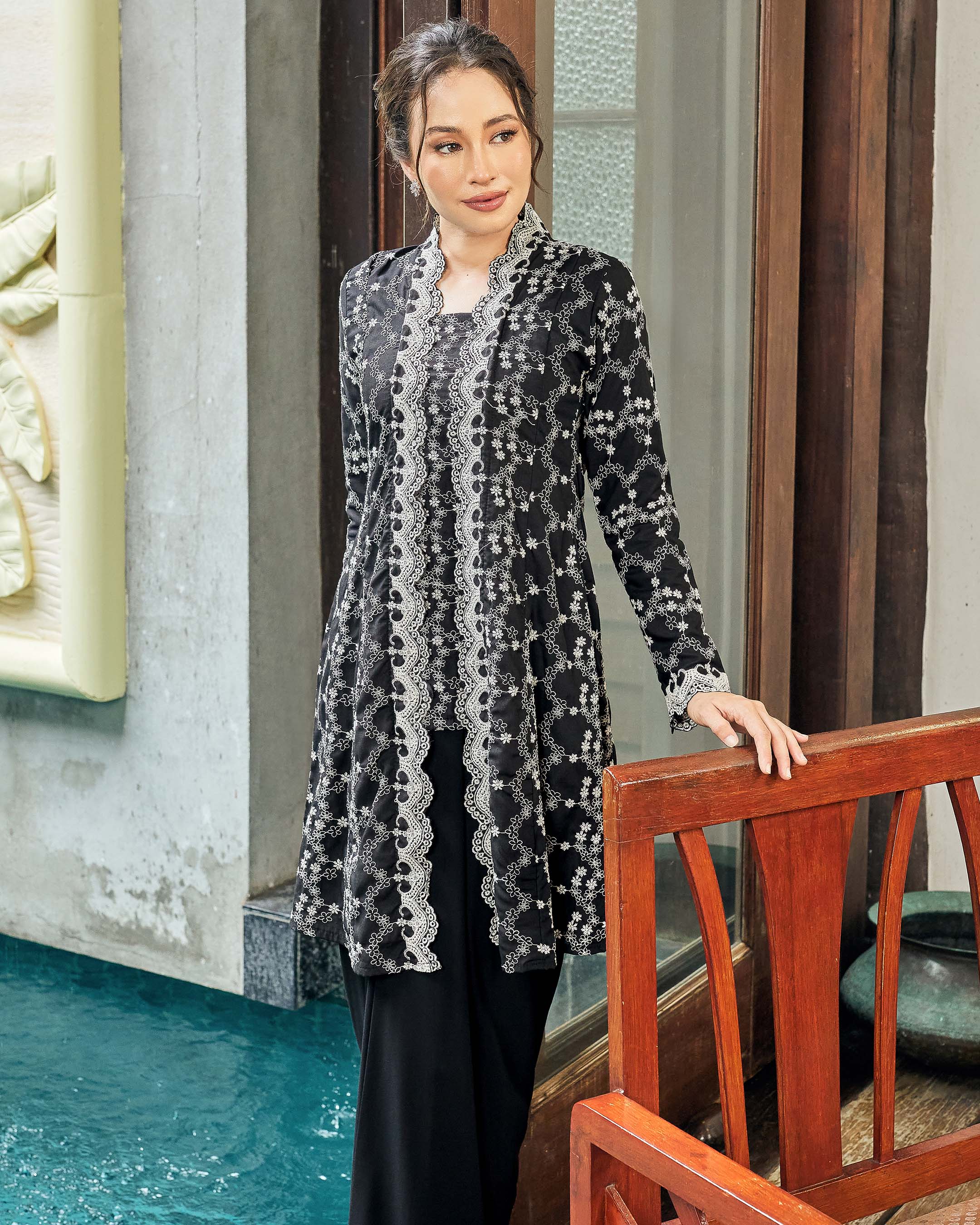 Deenara | Your Favourite Ready-to-Wear Kurung | #deenaralebaran2024 Embroidery Series Romesa ...